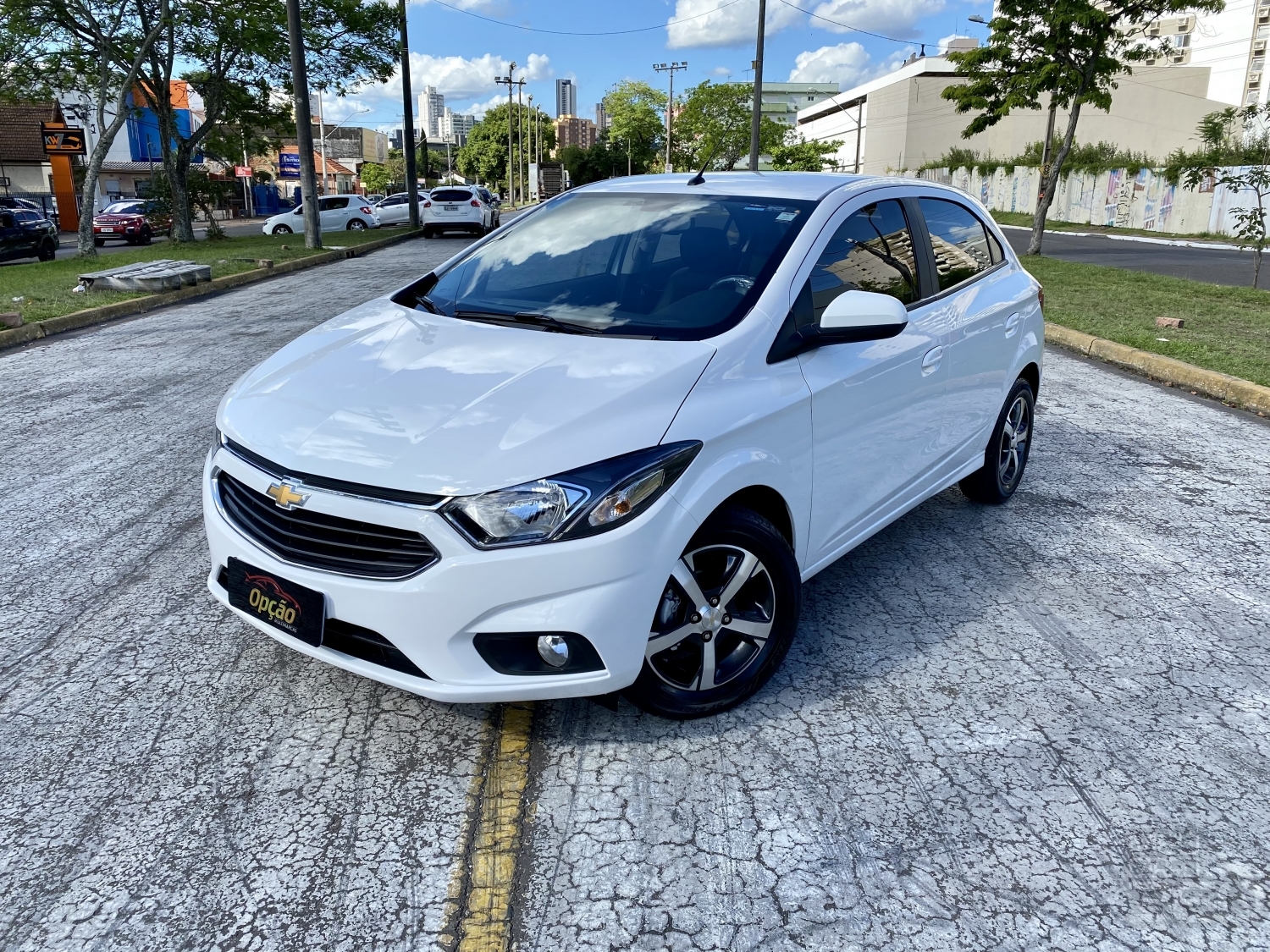 GM - Chevrolet ONIX HATCH LTZ 1.4 8V FlexPower 5p Mec. - 2017/2018 ...