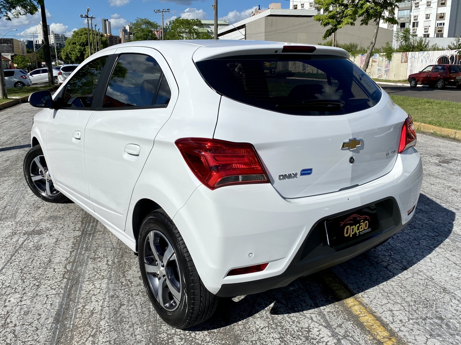 GM - Chevrolet ONIX HATCH LTZ 1.4 8V FlexPower 5p Mec. - 2017/2018 ...