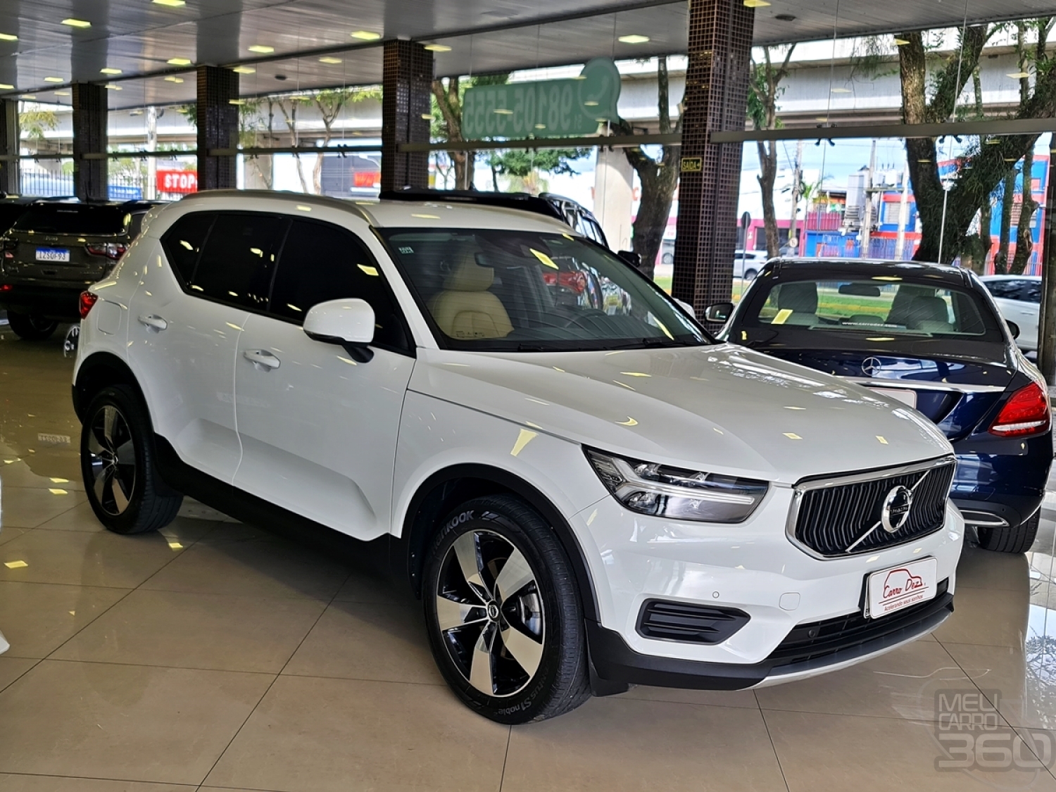 Volvo XC 40 T-5 MOMENTUM 2.0 252cv AWD - 2019/2020 - Carro Dez no ...